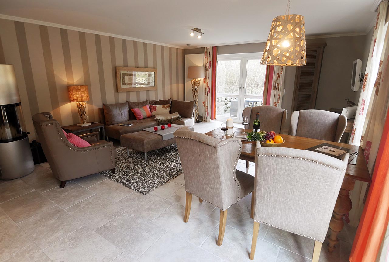 02-Apartmenthotel am Leuchtturm Sylt-Wohnzimmer 1a NORDTIPPS - Nordtipps